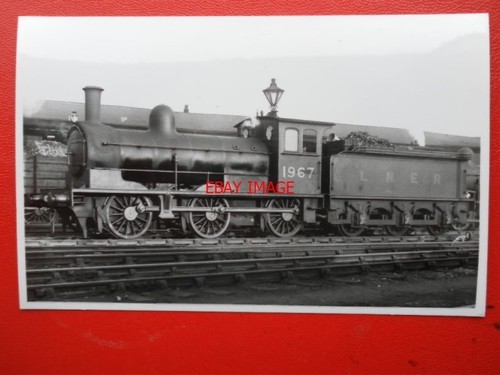 PHOTO LNER EX NER WORSDELL CLASS J25 0-6-0 LOCO NO 1967 AT DARLINGTON 7 ...