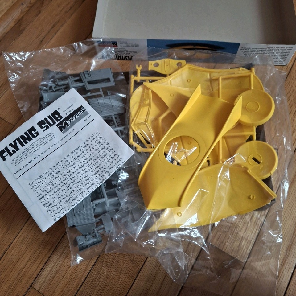 Monogram The Flying Sub Model Kit from Voyage To The Bottom Of The Sea ...