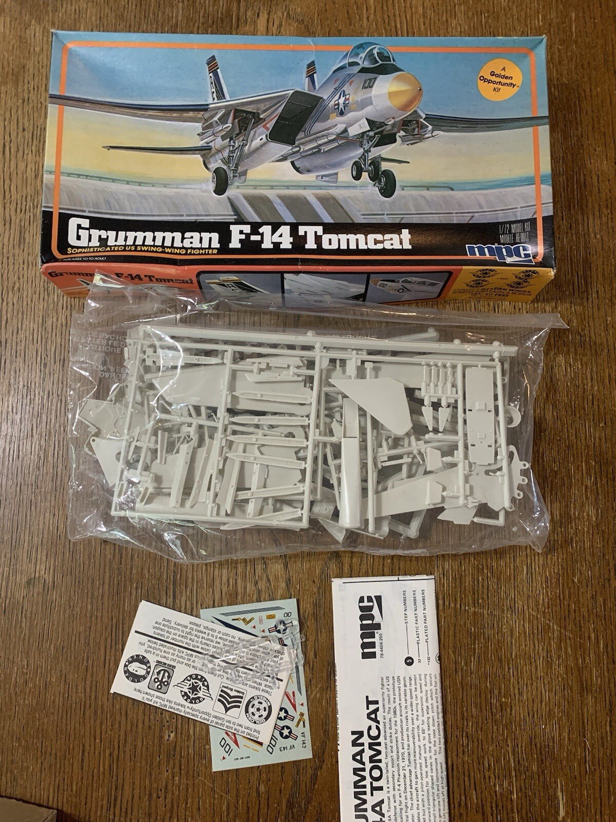 MPC Grumman F-14 Tomcat Swing Wing Fighter Jet 1/72 Scale Opened Model ...
