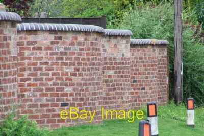 Photo 6x4 Serpentine Wall in Wyre Piddle, near Pershore c2005 | eBay UK