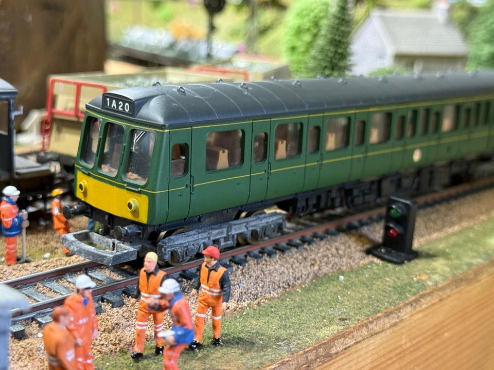 Lima OO Class 117 BR Green, 2 Car DMU Diesel W51342,W51340 Loco Fully ...
