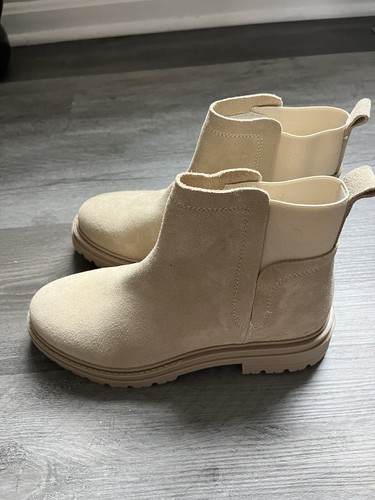 NWOT Steve Madden Moira Ivory Chelsea Boot Bootie Flat Suede Women’s 7. ...