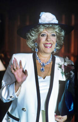 Coronation Street actress Julie Goodyear as Bet Lynch during Alm- TV ...