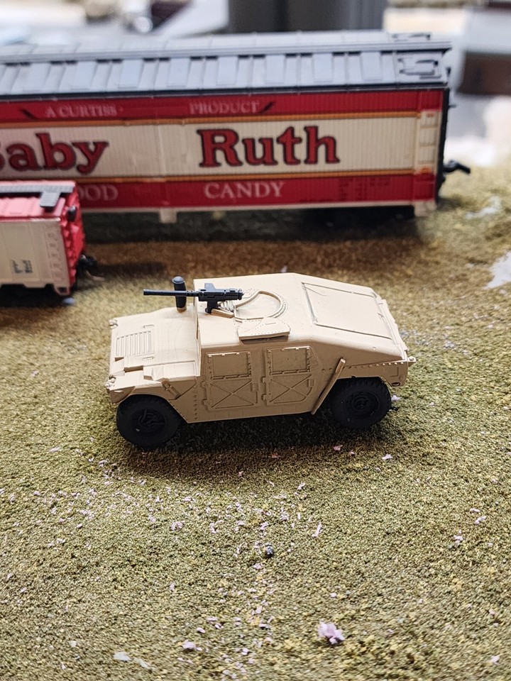 HO Scale 1:87 HMMWV Hummer US Army Desert Camo .50 CAL Machine Gun | eBay