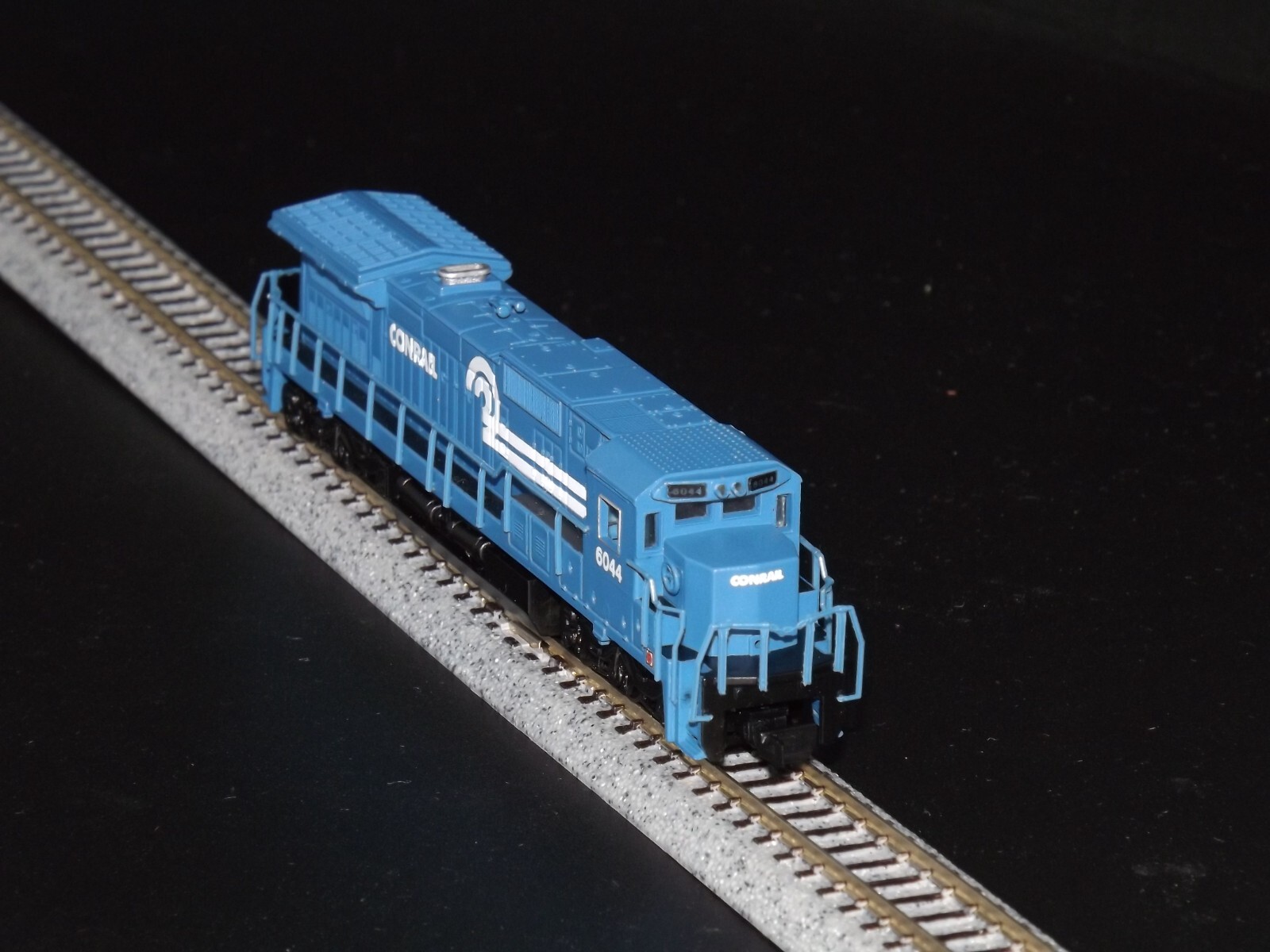 Bachmann Spectrum N Scale DASH-8 Diesel Locomotive Conrail #6044 | eBay