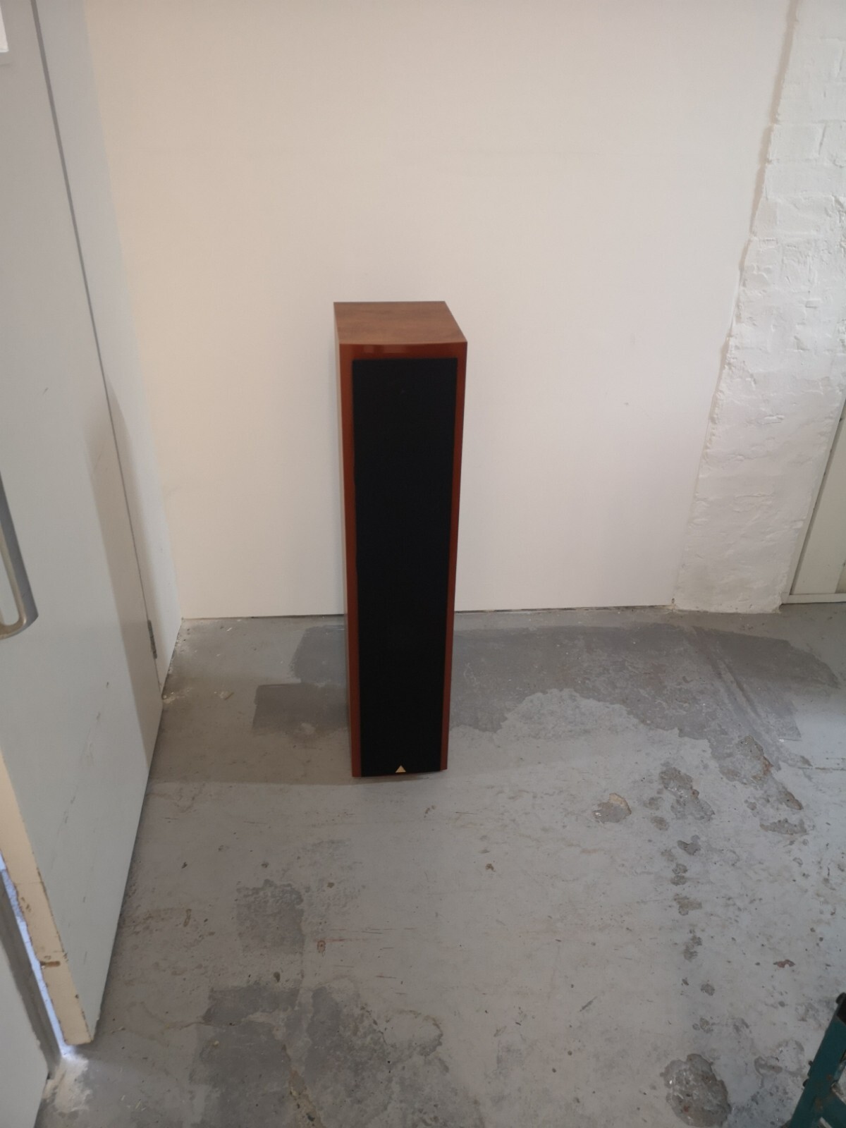 Triangle Electroacoustique Zerius 202 Floor Standing Speakers | eBay UK