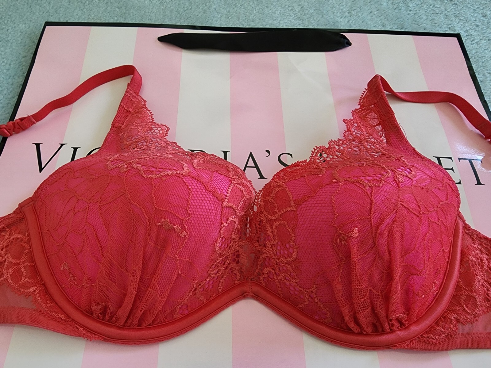NWT- Victoria's Secret Plunge Pushup lace Bra - 34C - Red | eBay