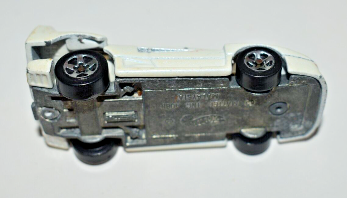 Hot Wheels 1988 White Ferrari F40 With Opening Trunk Made in Malaysia ...