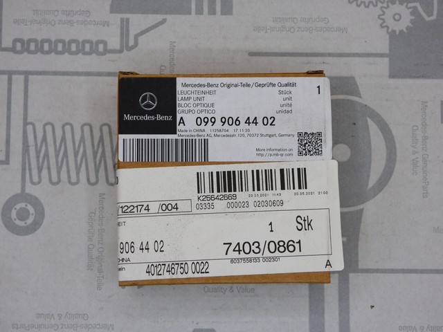 MERCEDES-BENZ C-Klasse W205 Vorne Rechts Spiegel Licht A0999064402 Neu ...