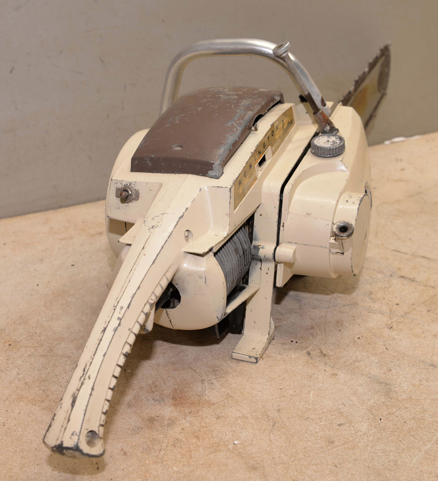 Remington Bantam chainsaw collectible firewood logging saw tool 18" bar ...