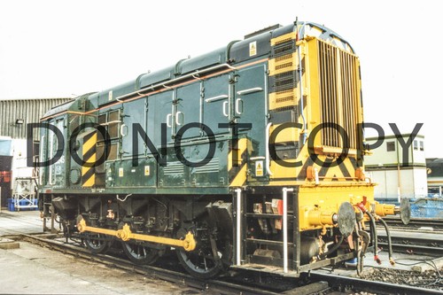 UK DIESEL TRAIN RAILWAY PHOTOGRAPH OF CLASS 08 SHUNTER 08645 LOCO. RM08 ...