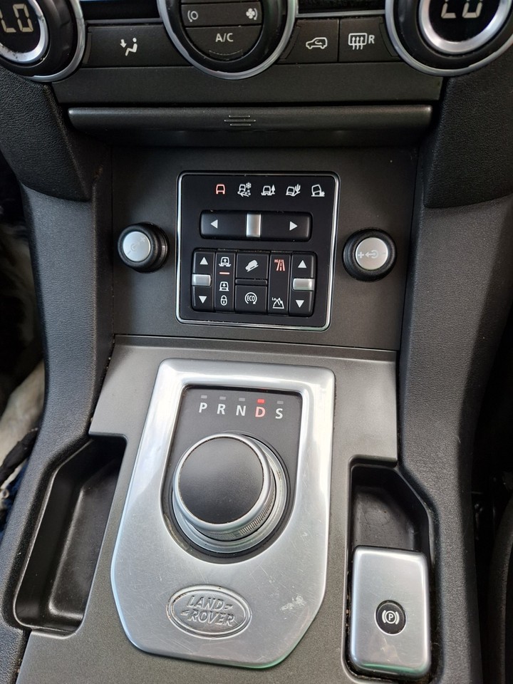 Land Rover Discovery 4. Full Land Rover Service History. 2014 | eBay UK