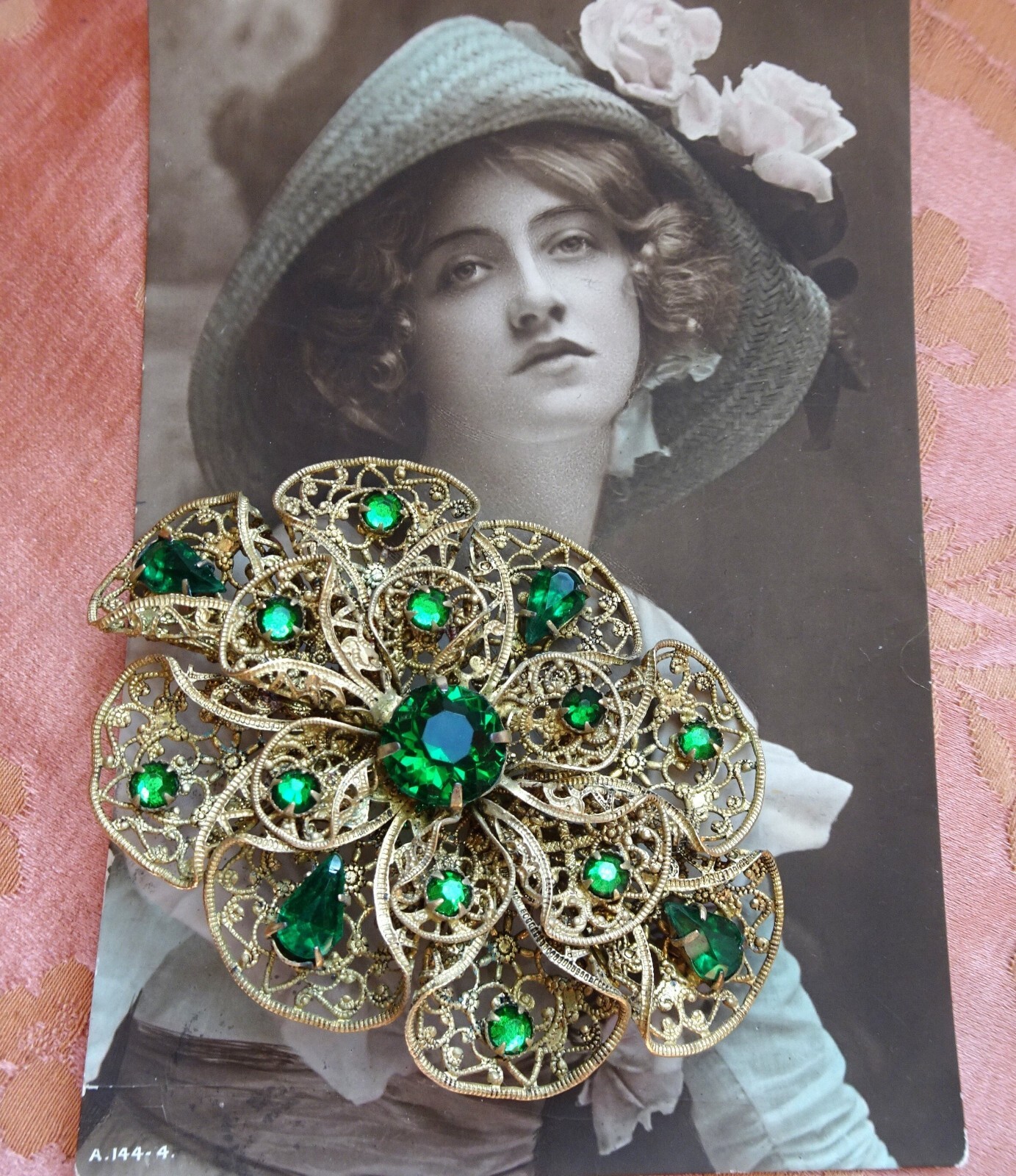 GORGEOUS Art Deco Large Filigree Brooch,Czech Glass S… - Gem