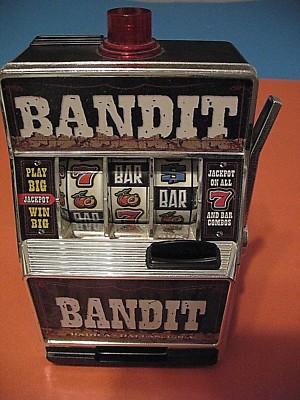 Radica BANDIT Slot Machine Coin Bank circa 2004 - Model 220 | eBay