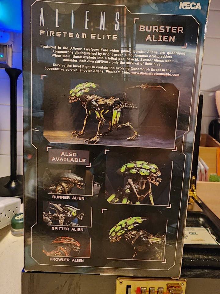 Aliens Fire-team Elite (2022): Burster Alien (NECA action figure toy ...
