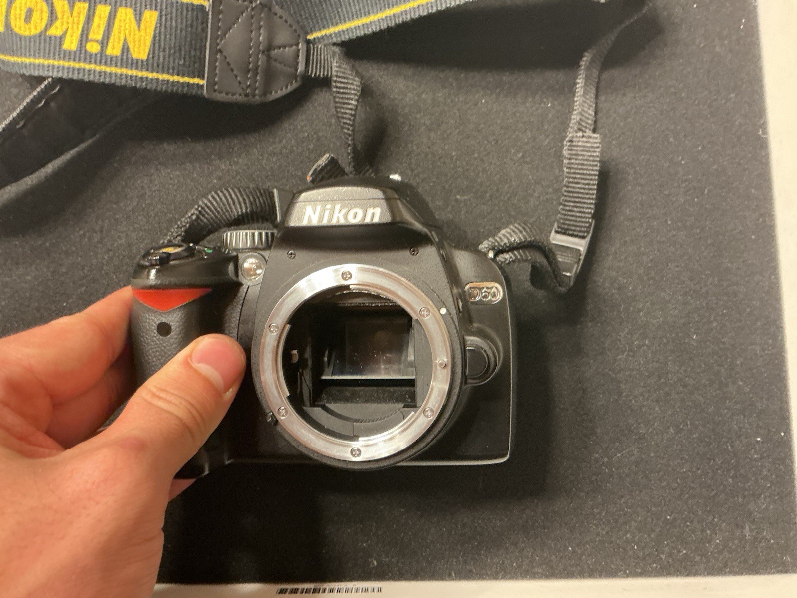 Nikon D60 DSLR Digital Camera Body 10.2 MP w/ Strap Powers On Shutter ...