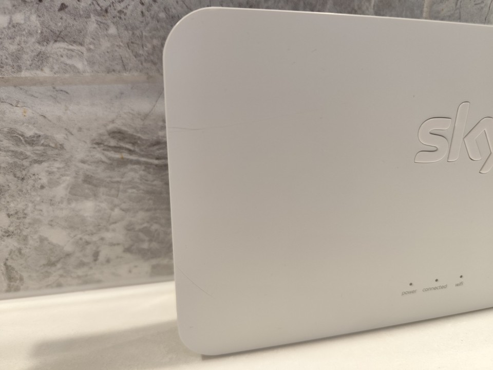 Sky Q Wireless Booster Model SE210 210 With Power Supply WiFi Network ...