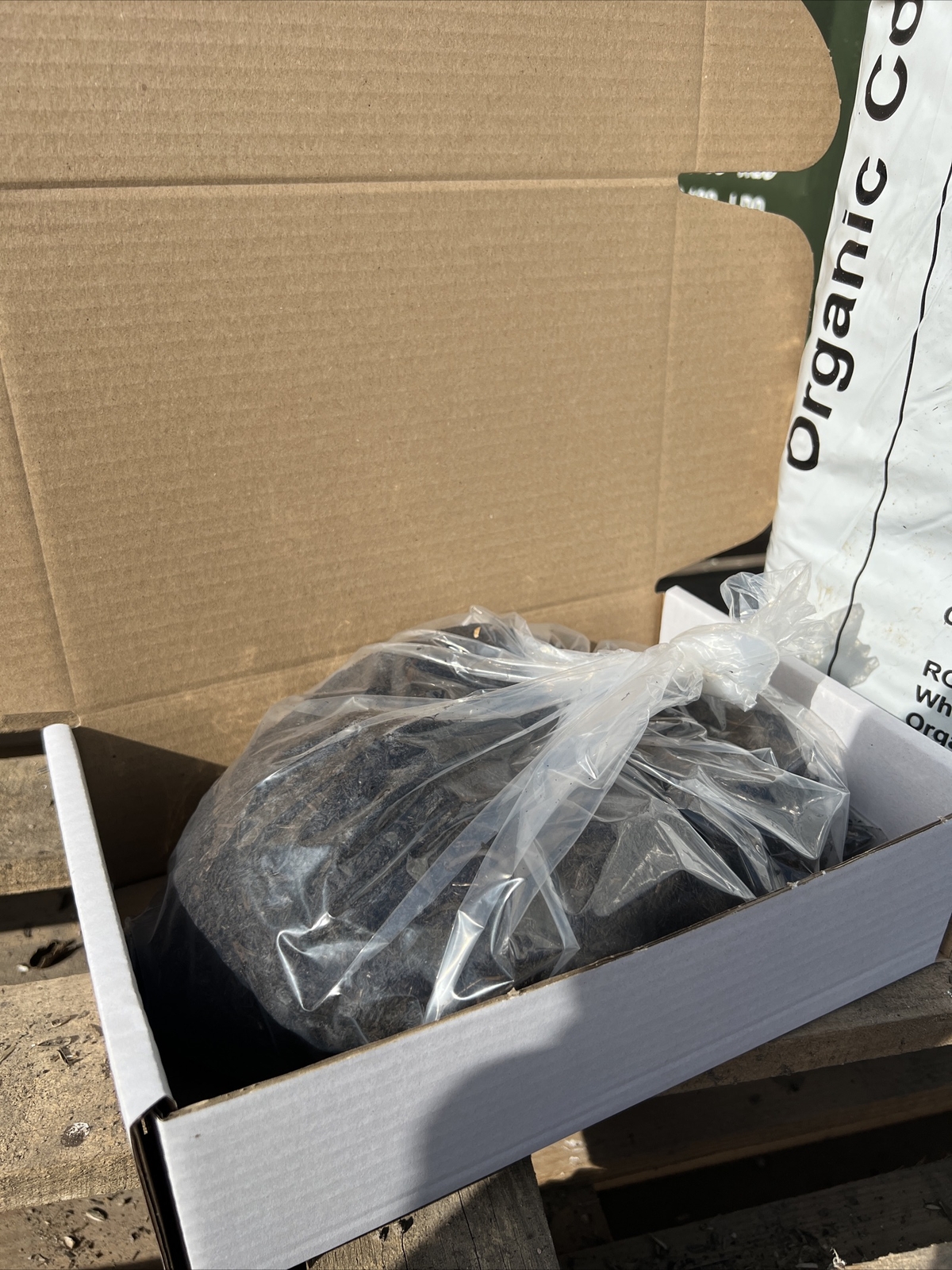 2L shredded horse manure compost country manor bag | eBay UK