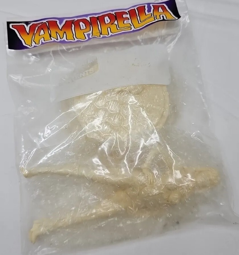 Vampirella Resin Figure Model New | eBay