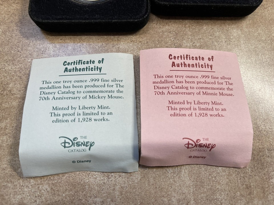 WALT DISNEY MICKEY MINNIE MOUSE 70TH ANNIVERSARY LIMITED COIN STEAMBOAT ...