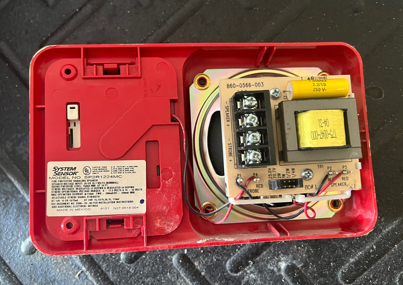 SP2R1224MC System Sensor SpectrAlert Speaker Outdoor Strobe Red 12-24v ...