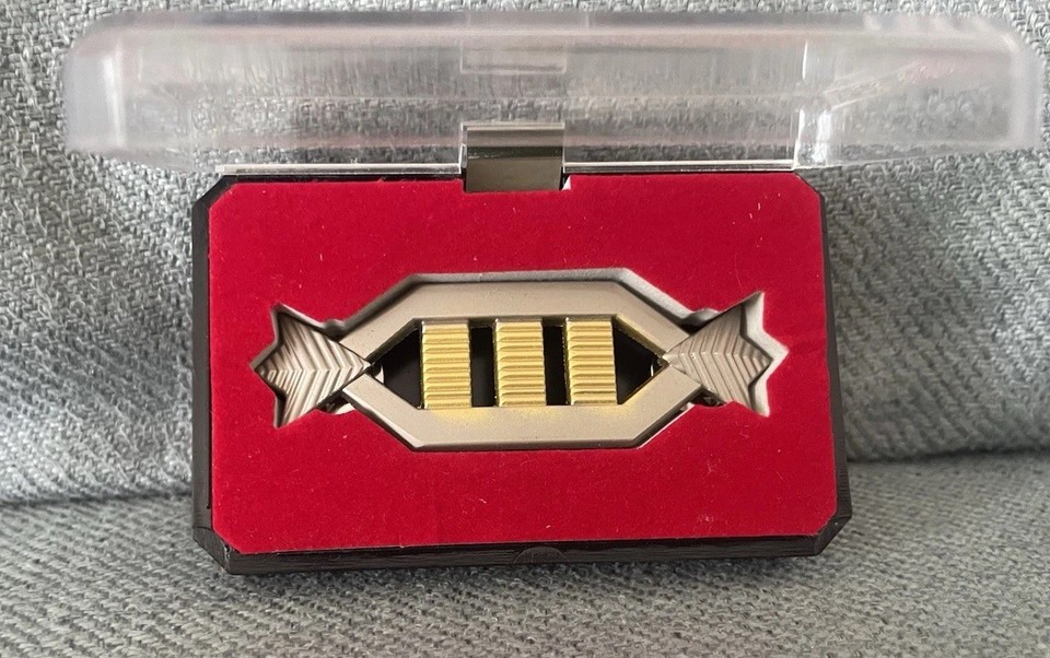 Star Trek Movie Era Captain Rank Pin Sci Fi Box Collectible | eBay ...