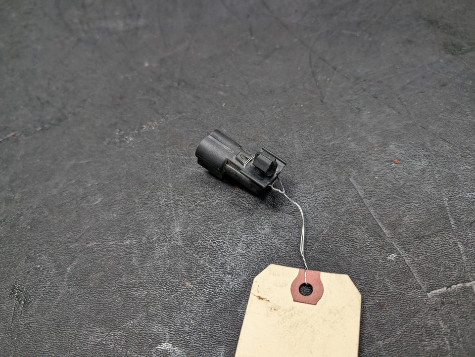 Air Temperature Sensor DELPHI PBT-GF30 2019 Chevrolet Equinox 2018 2020 ...