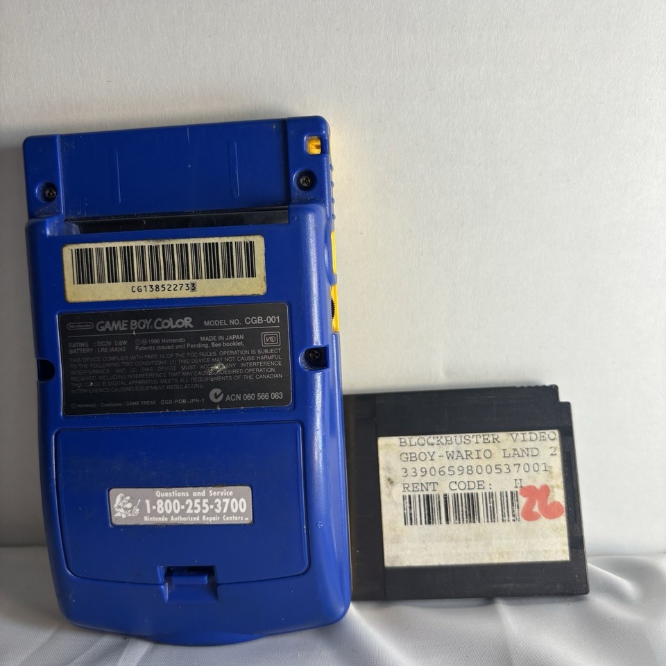 Nintendo GameBoy Color Yellow Pokemon Pikachu Edition & WarioLand 2 ...