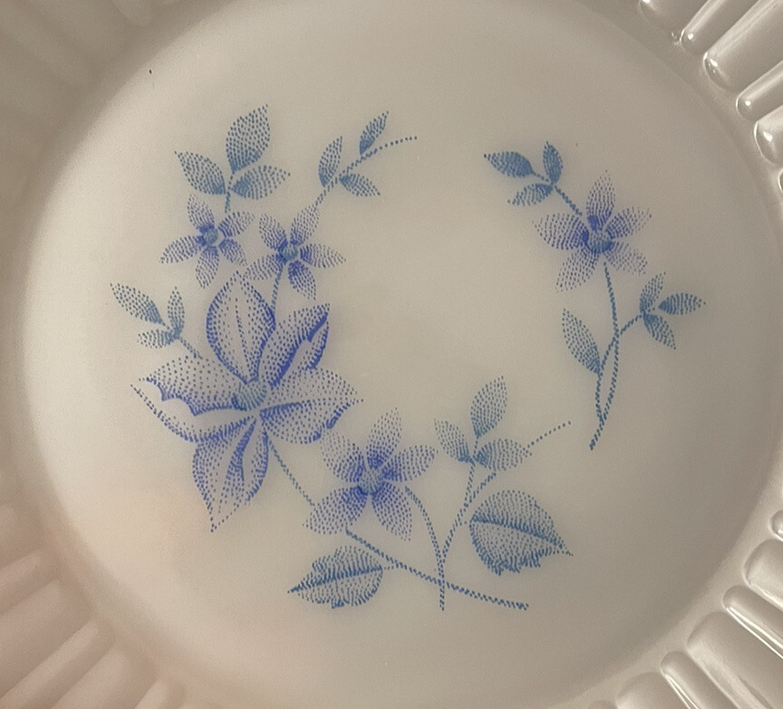 TERMOCRISA MEXICO Milk Glass 8.75" Plate Blue Dot Floral Gold Rim ...
