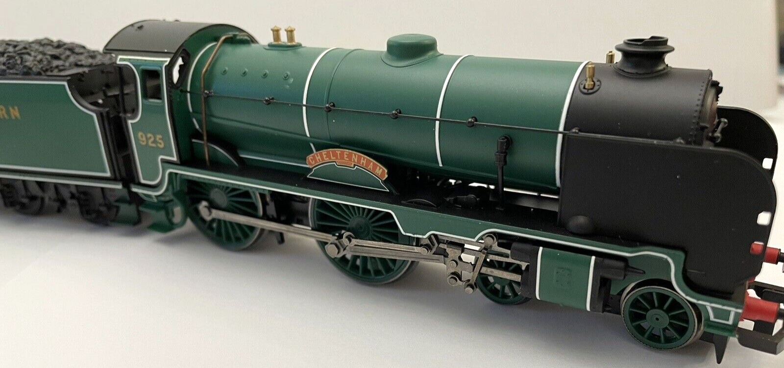Hornby+R3172+SR+4-4-0+Schools+Class+Cheltenham for sale online | eBay