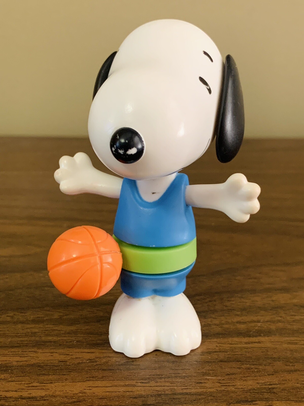 Snoopy Playing Basketball