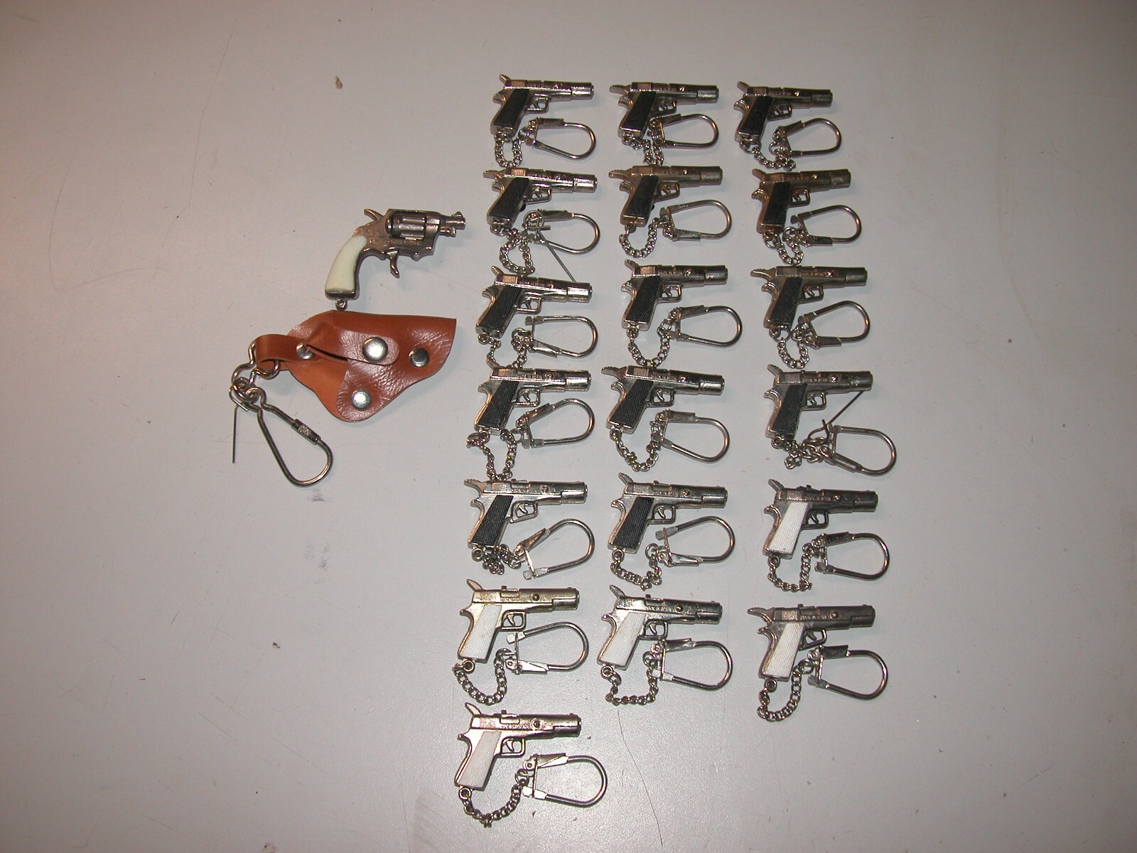 Lot of 19 Cap Gun Mini Pam Spain & 1 X Trueno Redondo Cap Gun & Holster ...