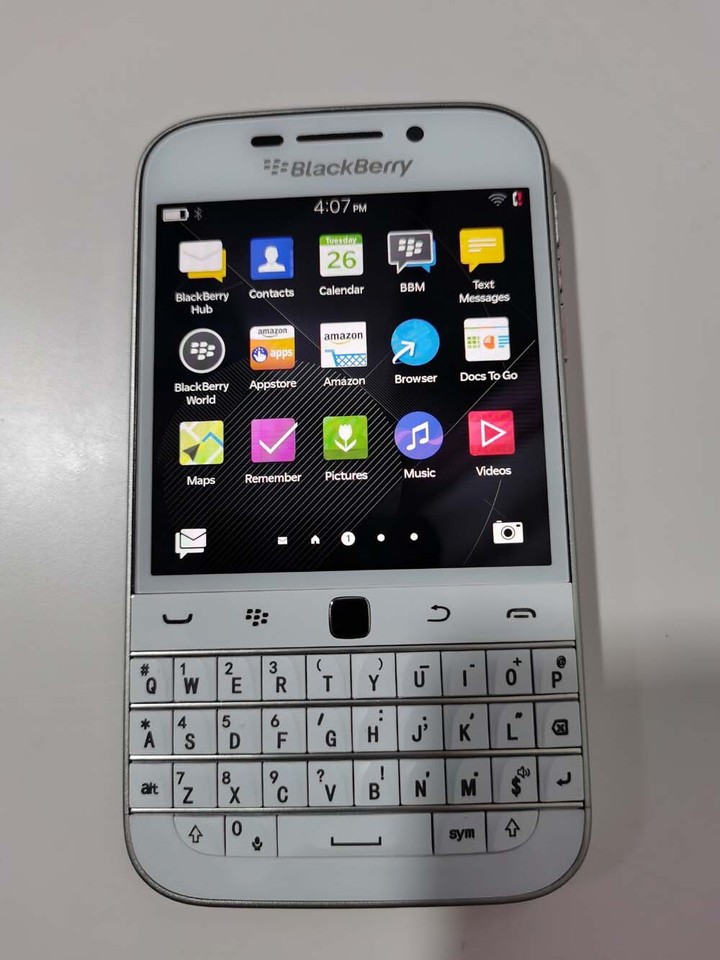 BlackBerry Classic Q20 (Boxed) Unlocked 16GB Keyboard Smartphone | eBay