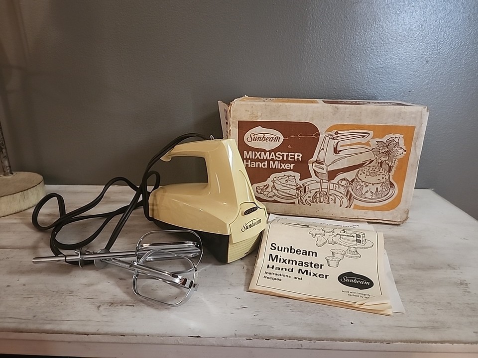 Vtg 70s SUNBEAM MIXMASTER 5-Speed Gold HAND MIXER 3-53 BRAND NEW SEALED ...