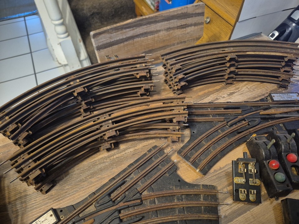 Vintage Lionel Train Tracks Controller And Switches 36 Pieces | eBay