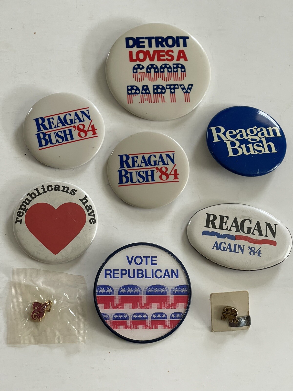 Vintage Authentic Political Pins 1984 Reagan Bush Campaign Buttons ...