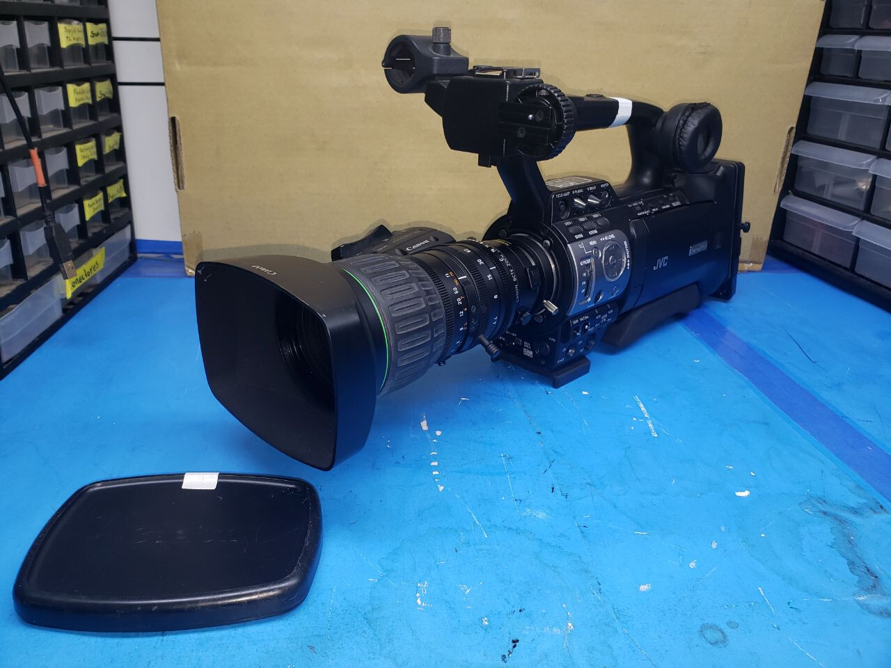 JVC GY-HM700U HD Camcorder GY-HM700 & CANON BCTV Lens Video Camera ...