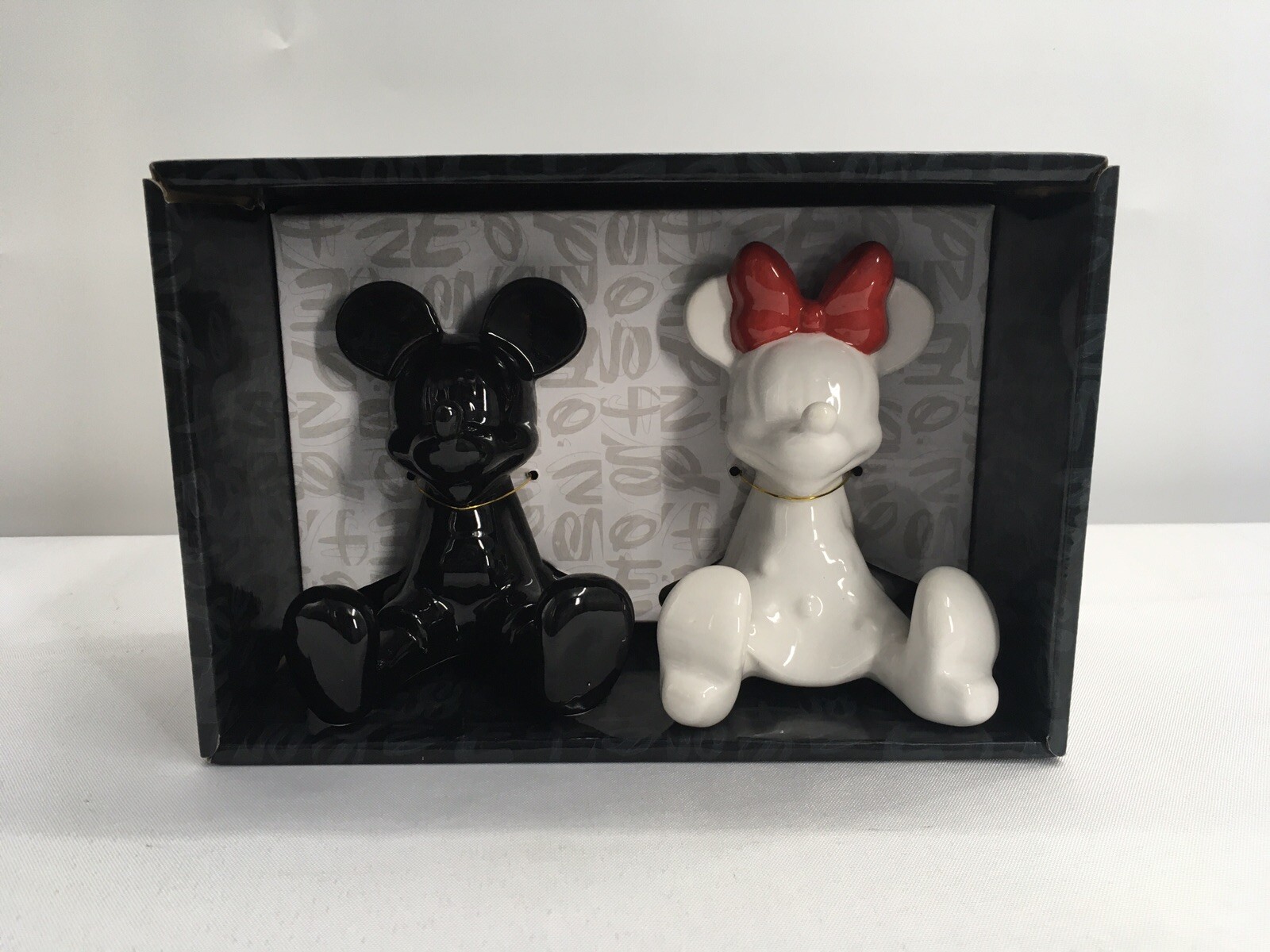 Disney Jerry Leigh Mickey and Minnie 4" Salt and Pepper Shakers Set | eBay