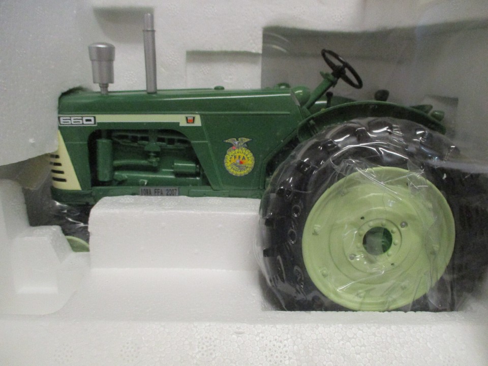SpecCast Oliver Model 660 Gas Toy Tractor "2007 Iowa FFA" 1/16 Scale ...