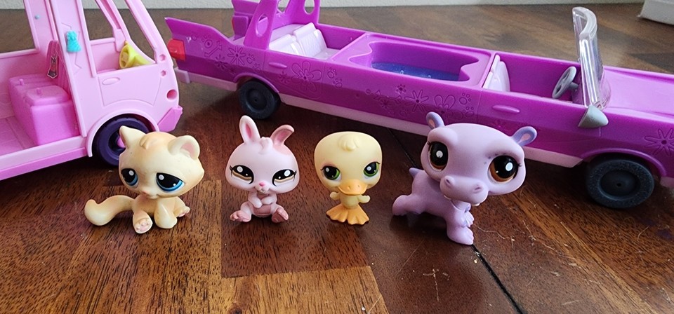 LPS Littlest Pet Shop Stretch Limo + Shuttle + 4 Pets Lot Purple Pink ...