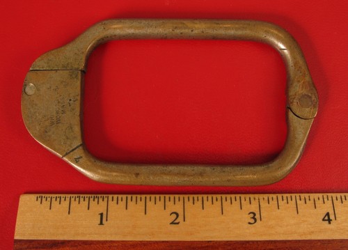 LARGE RAILROOAD TRAIN BAGGAGE BRIEFCASE SUITCASE LOCK WORCESTER MASS ...
