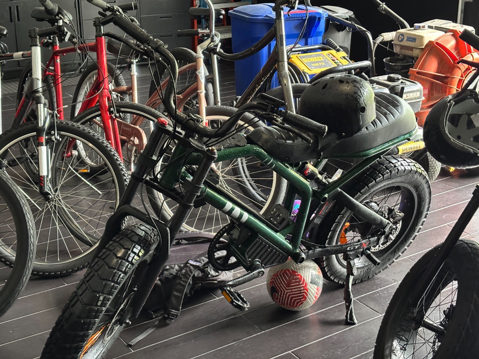 RAEV Bullet GTX - 52 volt dual Battery (batteries Not Shown In Picture ...