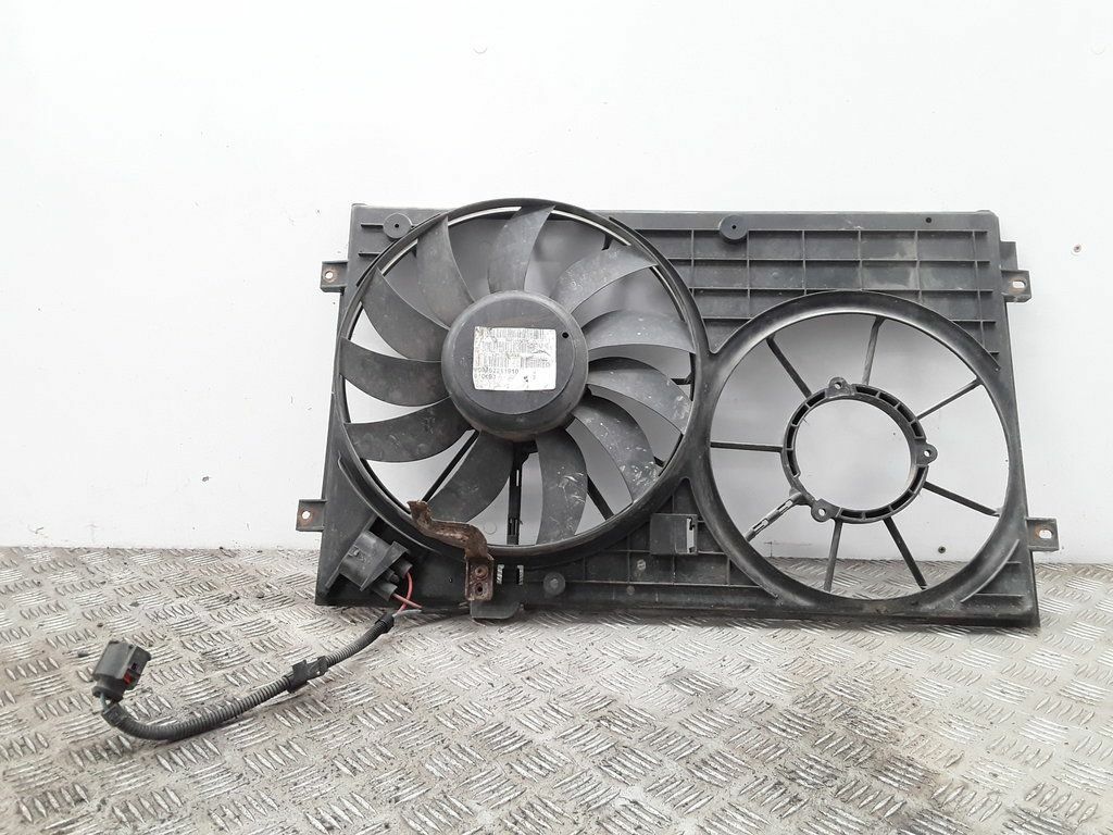 VW Volkswagen Caddy mk3 2007 2.0SDi radiator cooling fan 1K0121207T ...
