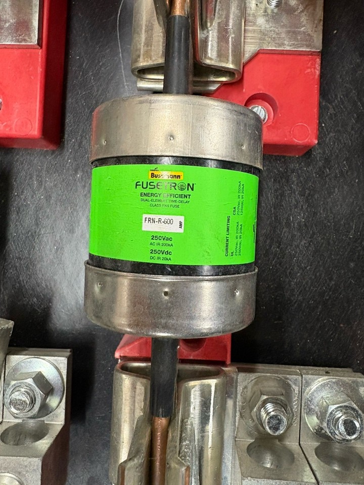 Square D H326NR 600A 240V 3R Disconnect With (3) FRN-R-600 Fuses (used ...