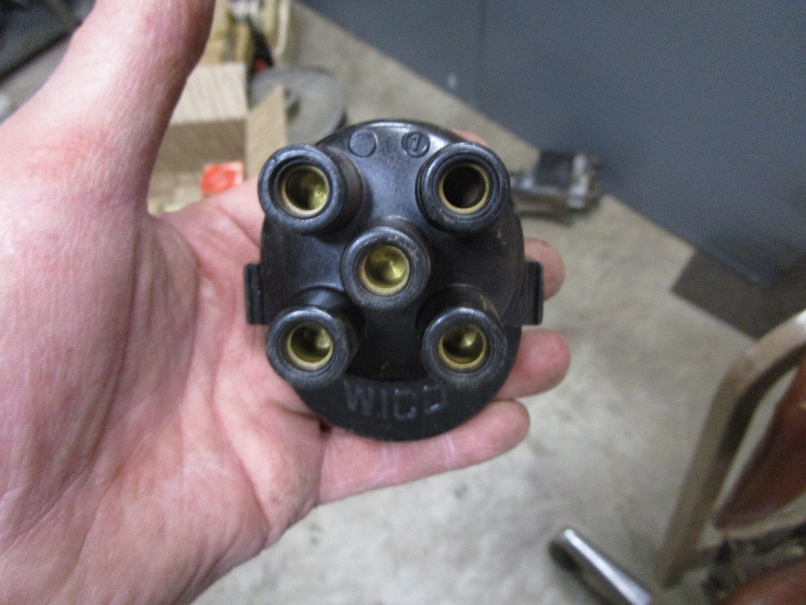 NOS Wico Series C Distributor Cap 4 Cylinder X2704 BLOW OUT | eBay