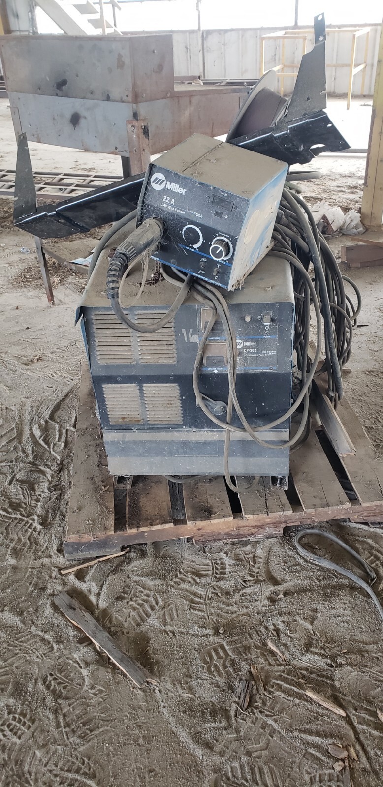 Miller CP-302 CV-DC Welder Welding 300 Amp | eBay