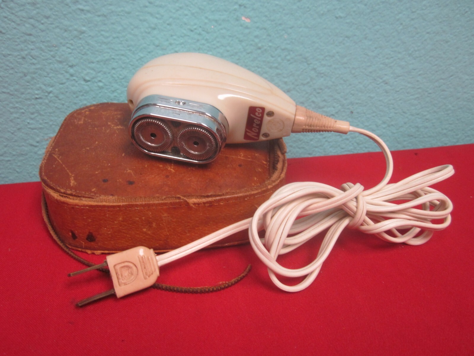 Vintage Norelco SpeedShaver Electric Razor Shaver With Power Cord ...