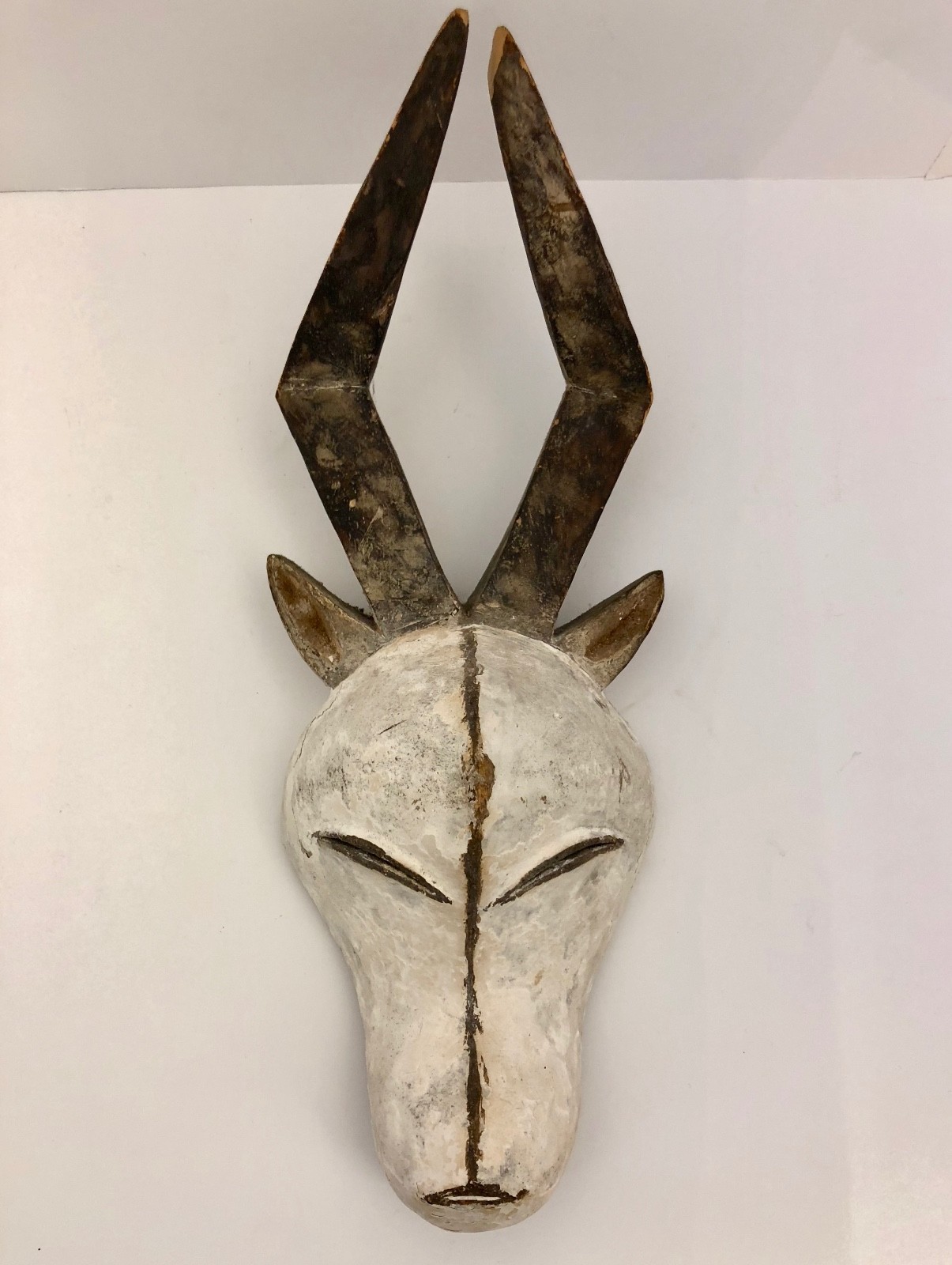 White/Black TRIBAL AFRICAN MASK ANTELOPE w/Horns Central Africa Gabon ...