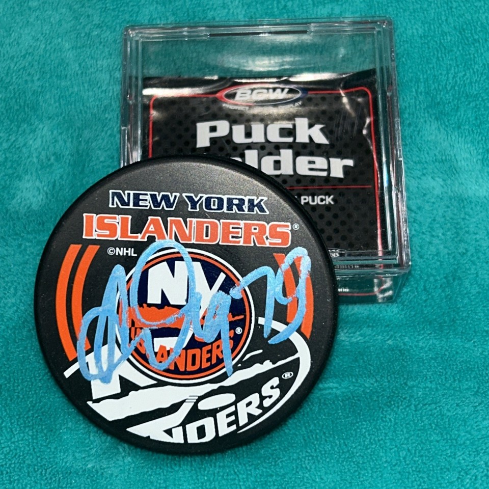 Alexi Yashin Autographed NHL Hockey Puck - New York Islanders logo puck ...