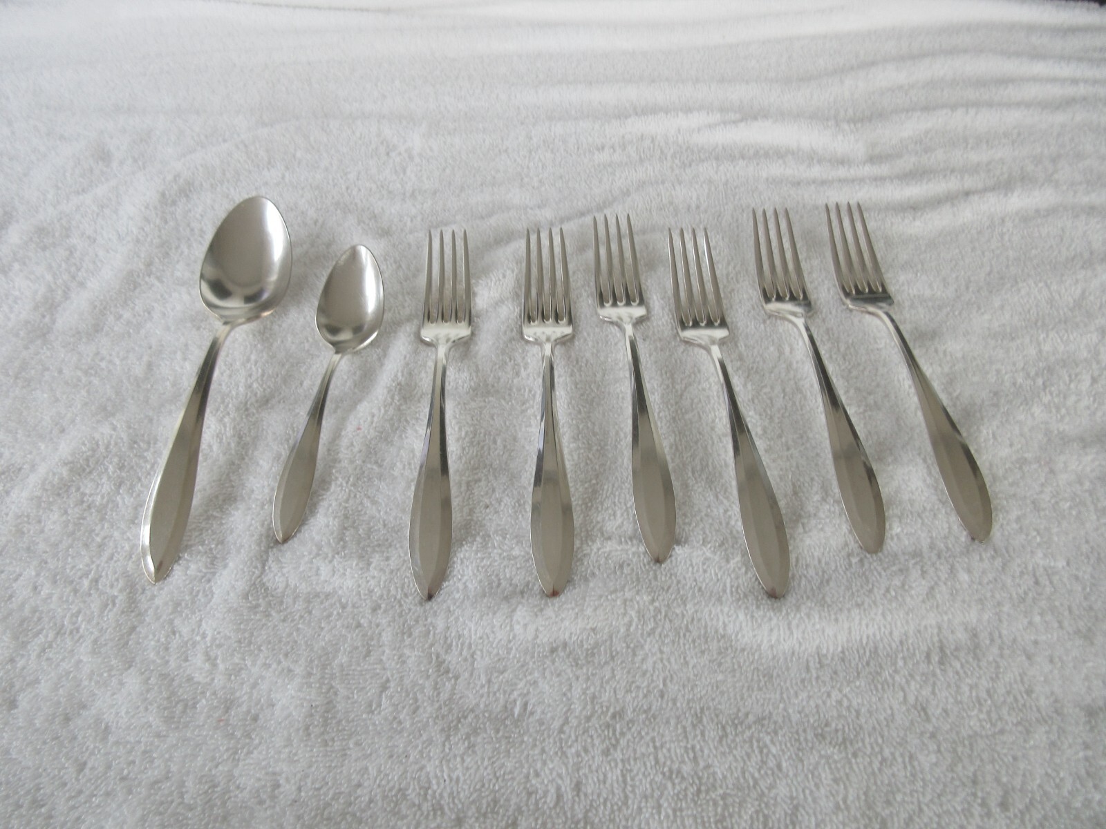 8 PIECE SET OF [ ONEIDA COMMUNITY PLATE ] FLATWARE~DINNER FORKS ...